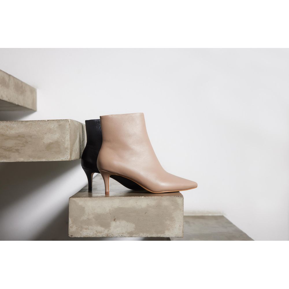 Bota Feminina Salto Fino - Couro Bege - corello
