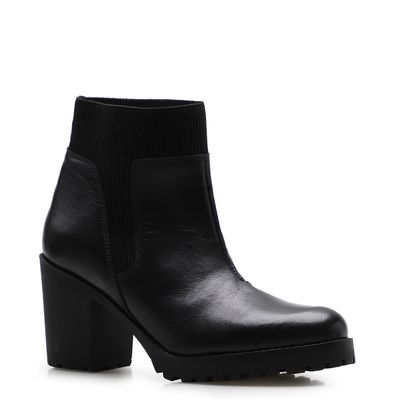 Botas: calçado atemporal e confortável | Corello